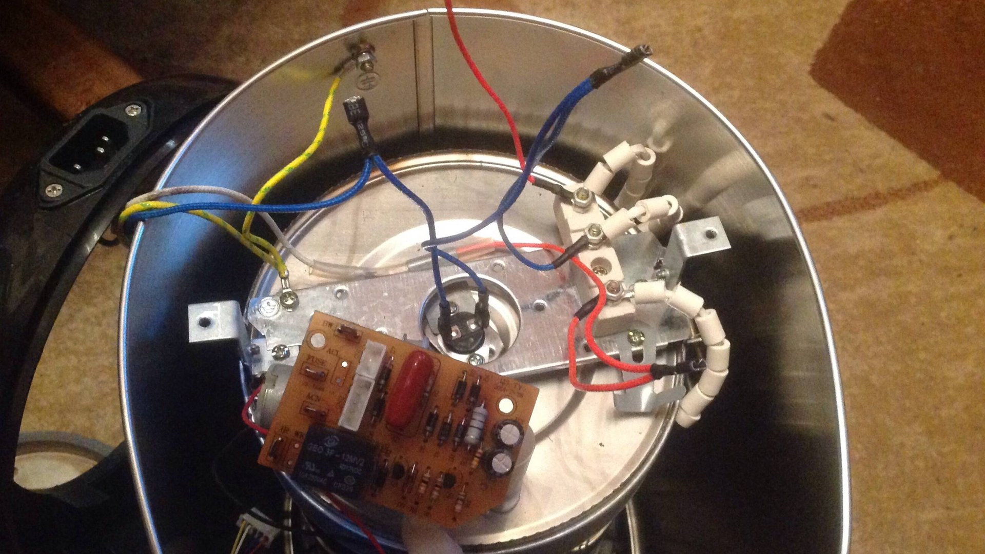 Чайник-термос без "капота". Основная причина выхода из строя