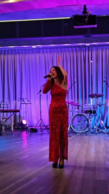 солистка группы ФЬЮЖН - Je taim