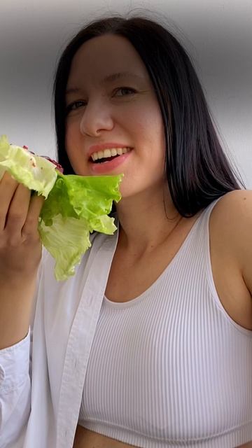 Как думаете эта фотосессия для кого? Чем занимается девушка?