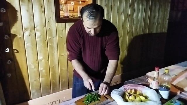 Заливаем полы в домике по особому методу с погребком в уровень земли, чтобы без порогов ходить♂️