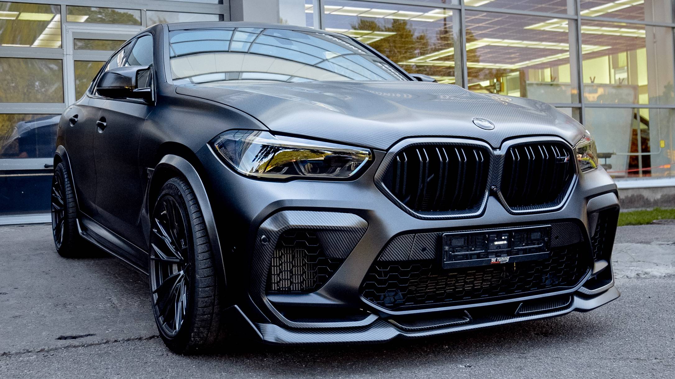 Карбоновый обвес BMW X6M F96 «Minotaur» от Renegade Design