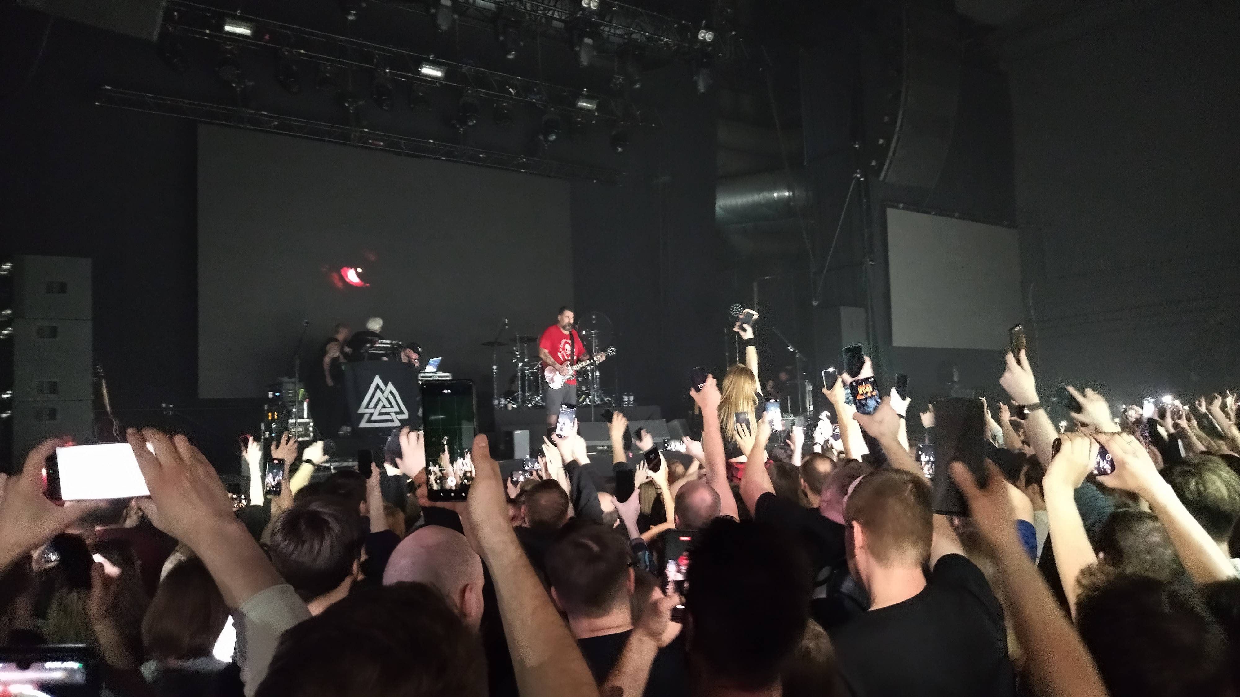 гр.Северный флот- Поднимая знамя. (Live с полным залом!)