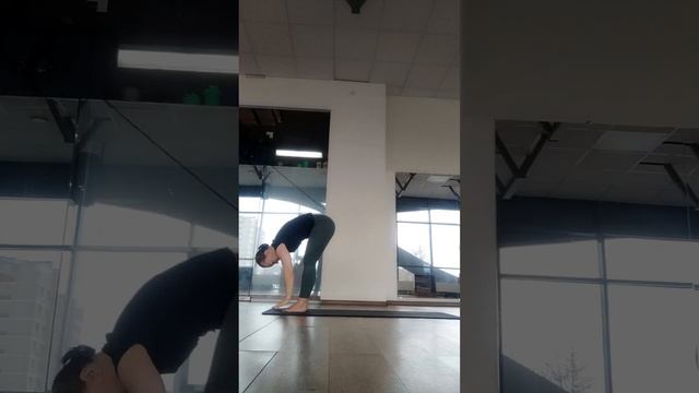 Йога. 8 вариант Сурьи Намаскар со скрутками.