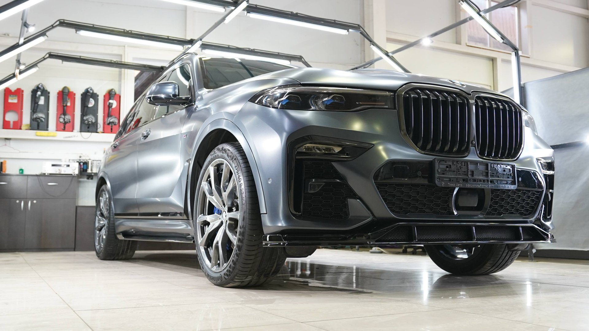 Тюнинговый обвес для BMW X7 от Renegade Design