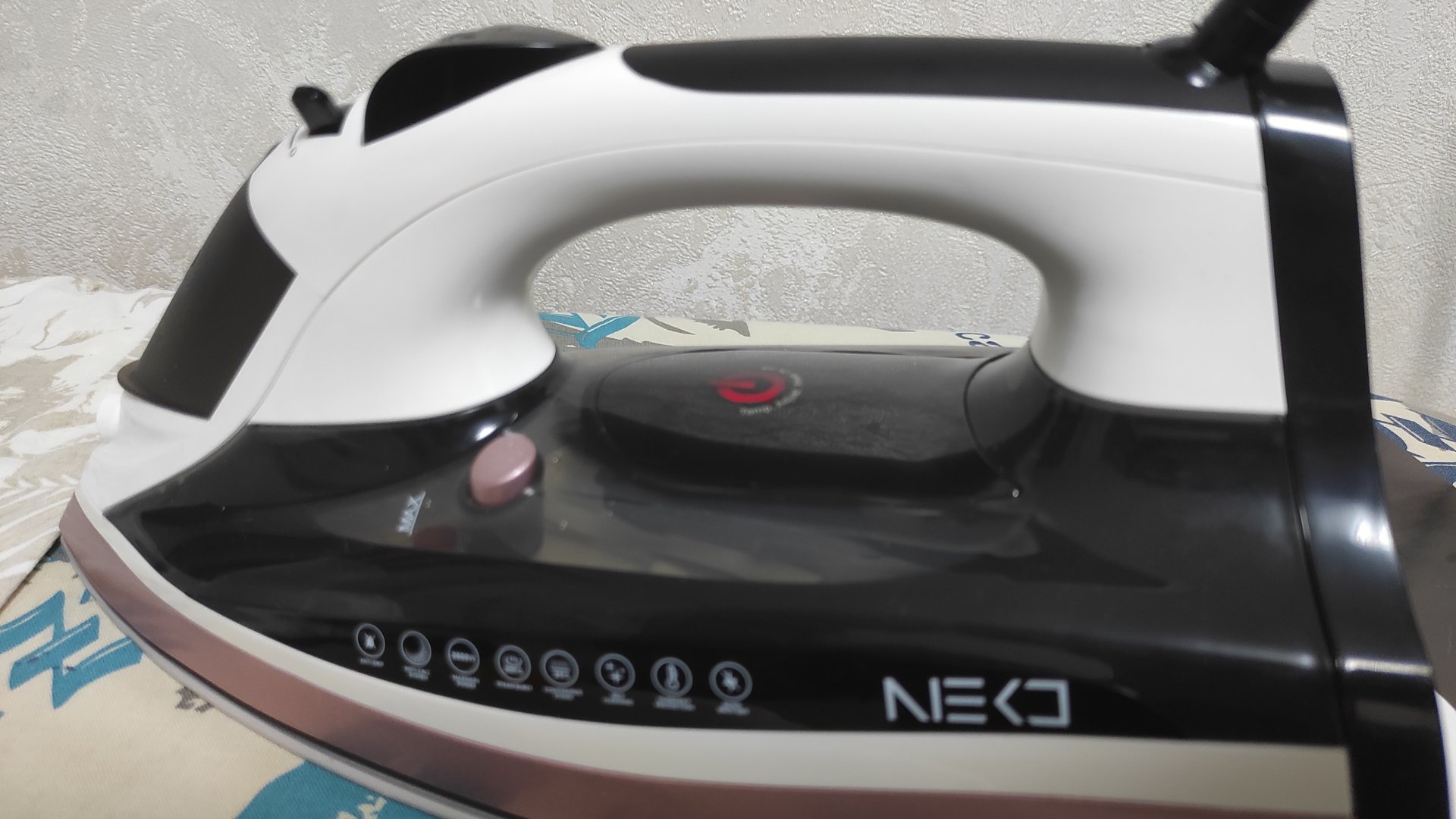 Утюг Neko IR-N0101-1 обзор