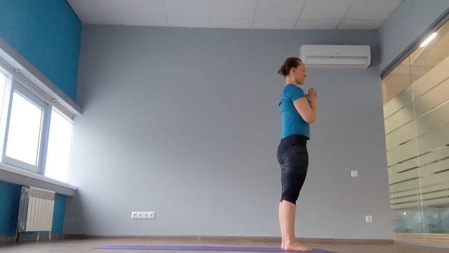 Йога. 3 вариант Сурьи Намаскар с 3 позами Вирабхадрасана.