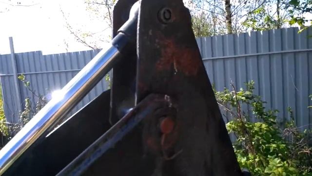 Навесной экскаватор на минитрактор. Знакомство.