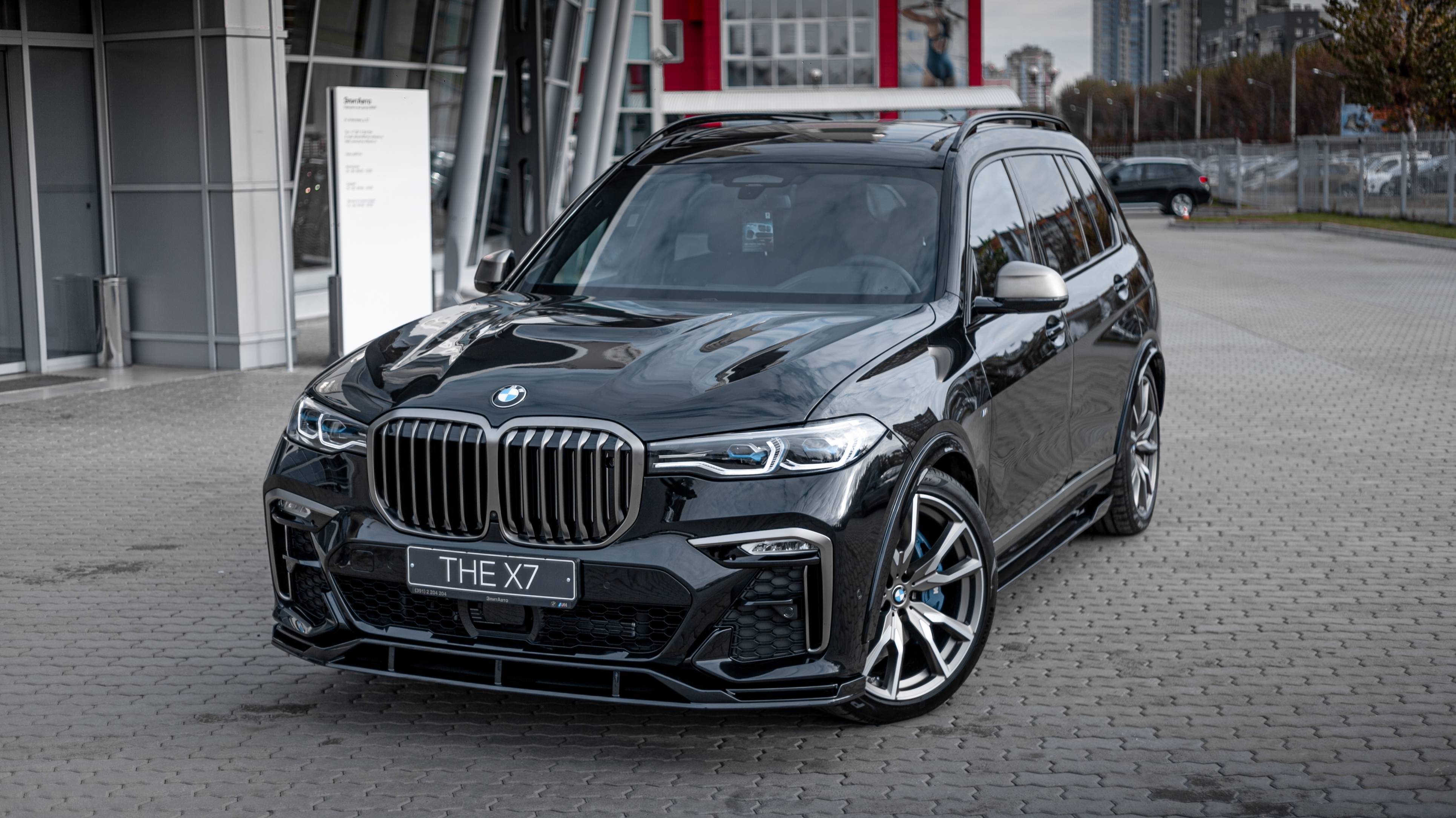 Тюнинг BMW X7 от официального дилера BMW от Renegade Design
