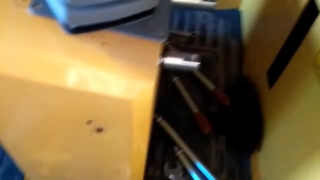 Миниэкскаватор HT10 протяжка гидравлических шлангов на распределителе 03 разборка