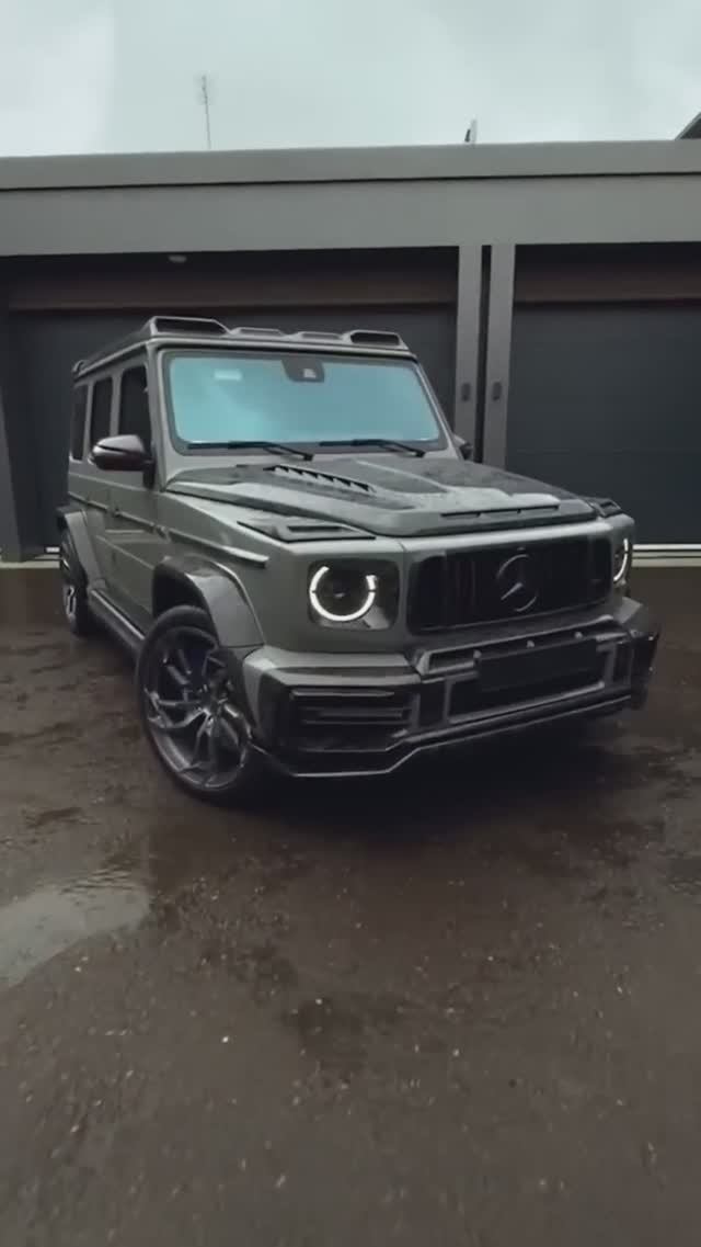 Mercedes-Benz G63 с полностью коваными карбоновыми и 23-дюймовыми колесами от Renegade Design.