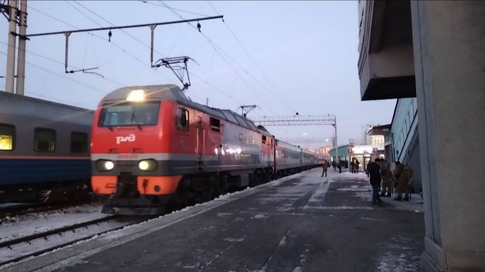 ЭП2К-078 с поездом №1 Владивосток-Москва