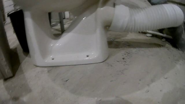 Что скрыто от глаз застройщиком?! Демонтаж коробов стояка вентиляции и стояка канализации.