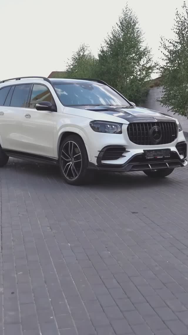 Renegade Design полностью карбоновый GLS 167 с новым капотом и множеством карбоновых вставок