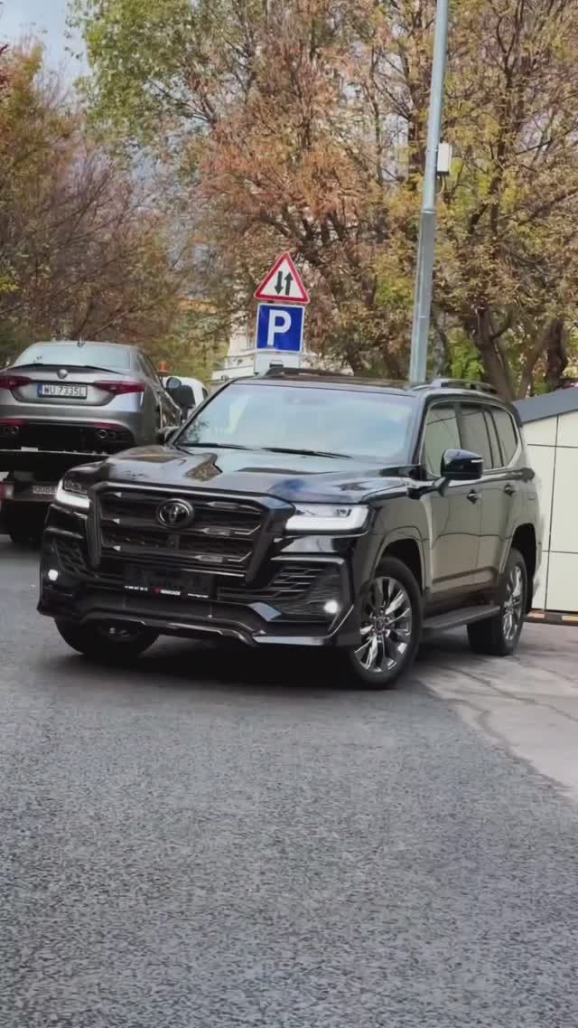 Великолепный Toyota Land Cruiser 300 с комплектом кузова Renegade Design