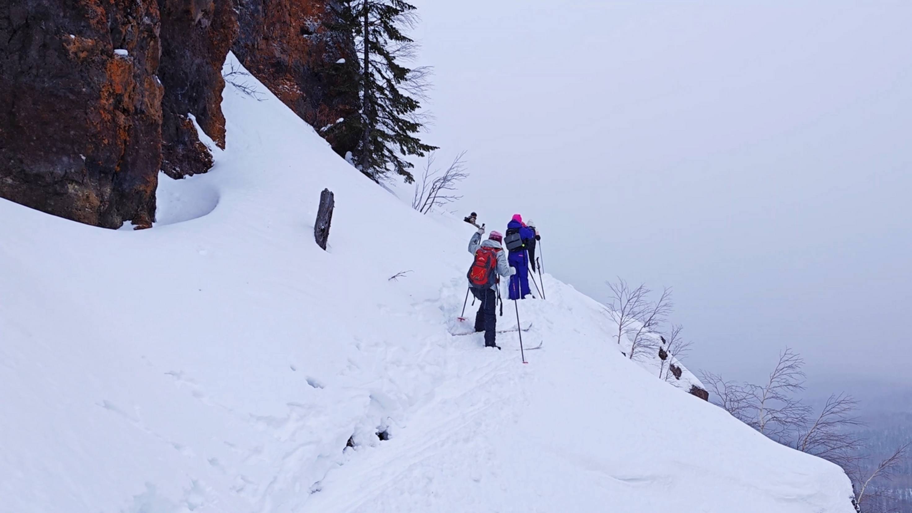 К таёжным скалам, на запад от Тукуринского перевала