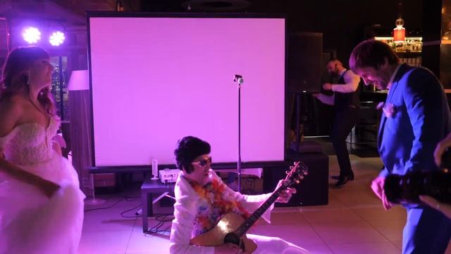 Пародист Элвиса Пресли на ваше мероприятие.