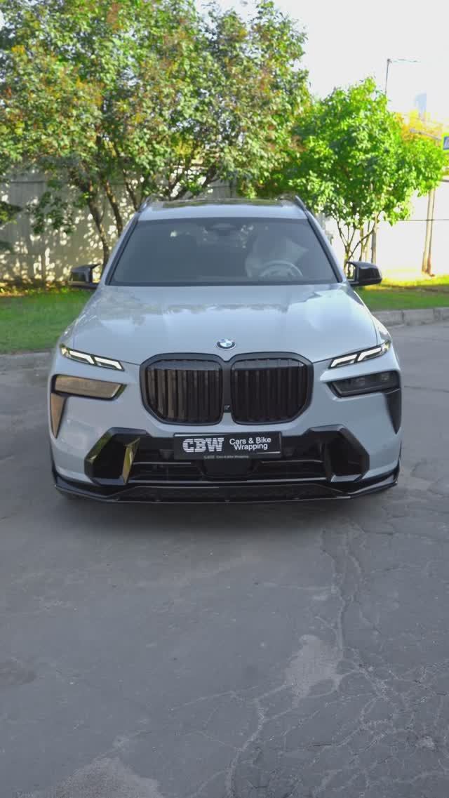 BMW X7 LCI Brooklyn grey с обвесом Renegade Design (rng-t.com)