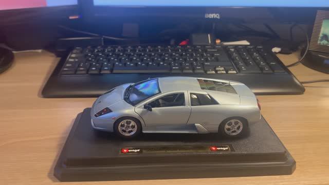 Обзор модели Lamborhgini Mursielago в масштабе 1/24 от Bburago
