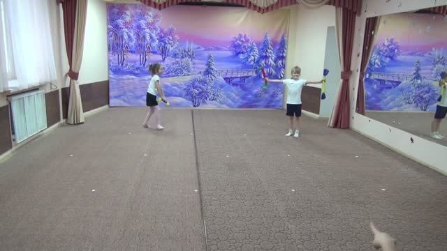 Игра Три конфетки. Кто быстрее возьмет две.