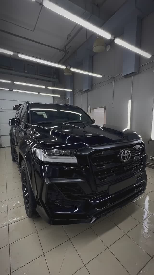 Toyota Land Cruiser 300 с полным обвесом от RNG Design