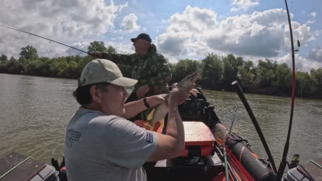 3-я Серия. Рыбалка в протоках реки Обь. Сузун, начало августа 2024.