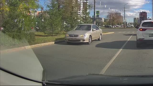 23. 09. 2024_ Чувак заблудился_ перекрёсток Курчатова- Воровского