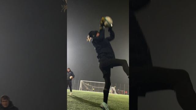 Тренировочный процесс вратарей Футбольной академии «Шанс»