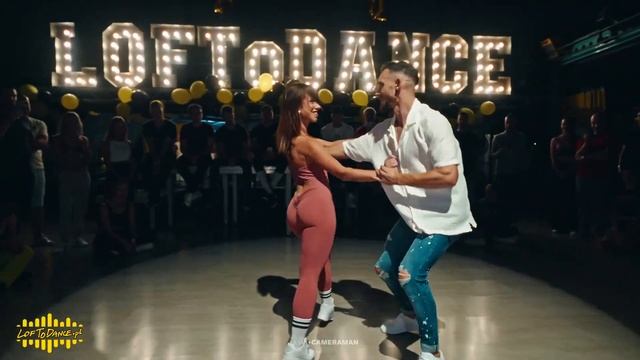 Alonso y Noelia  Sensual - DJ Tony Pecno ft. Charles Luis