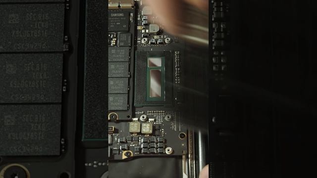 Бережное обслуживание Macbook Air 13 A1466