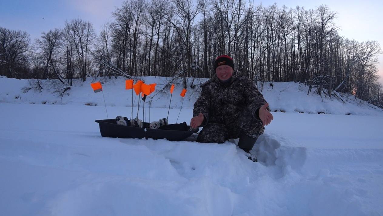 ВОТ ЭТО ЩУКА МОНСТР НА 5 КГ! ВОТ ЭТО БОРЬБА! ПЕРВЫЙ ЛЕД! РЫБАЛКА НА ЖЕРЛИЦЫ НА РЕКЕ!