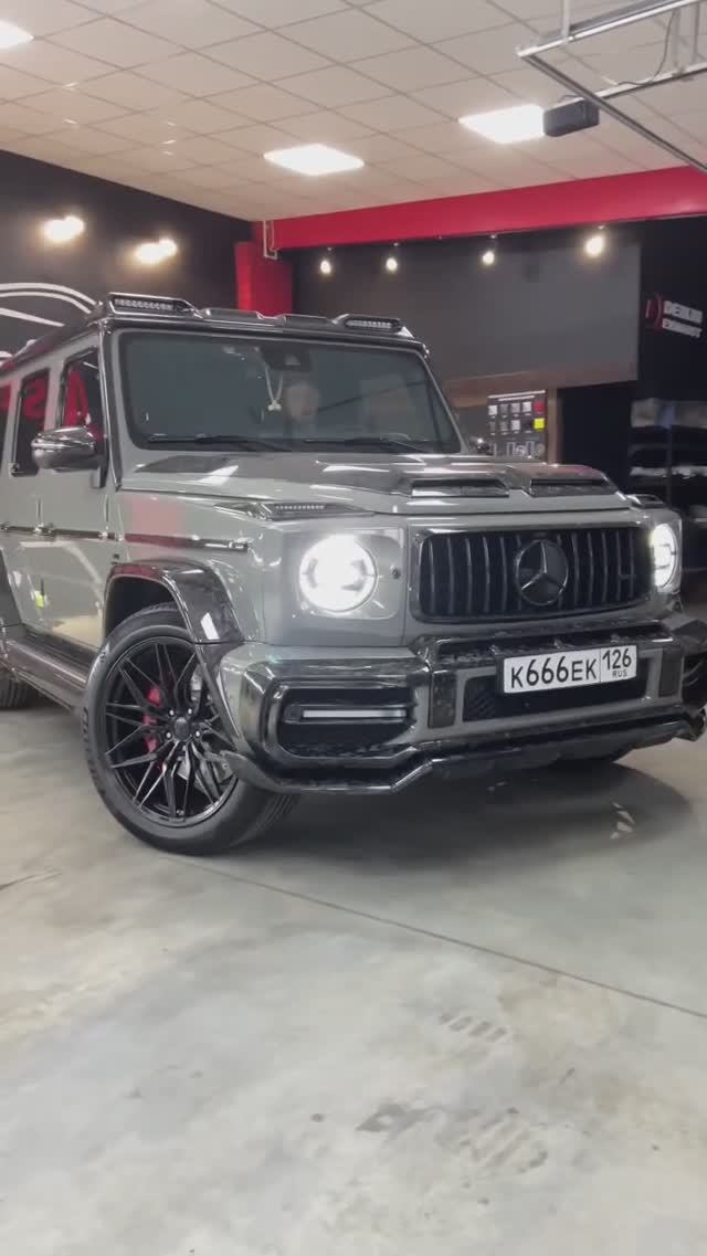 Полностью кованый карбоновый G63 от RenegadeDesign