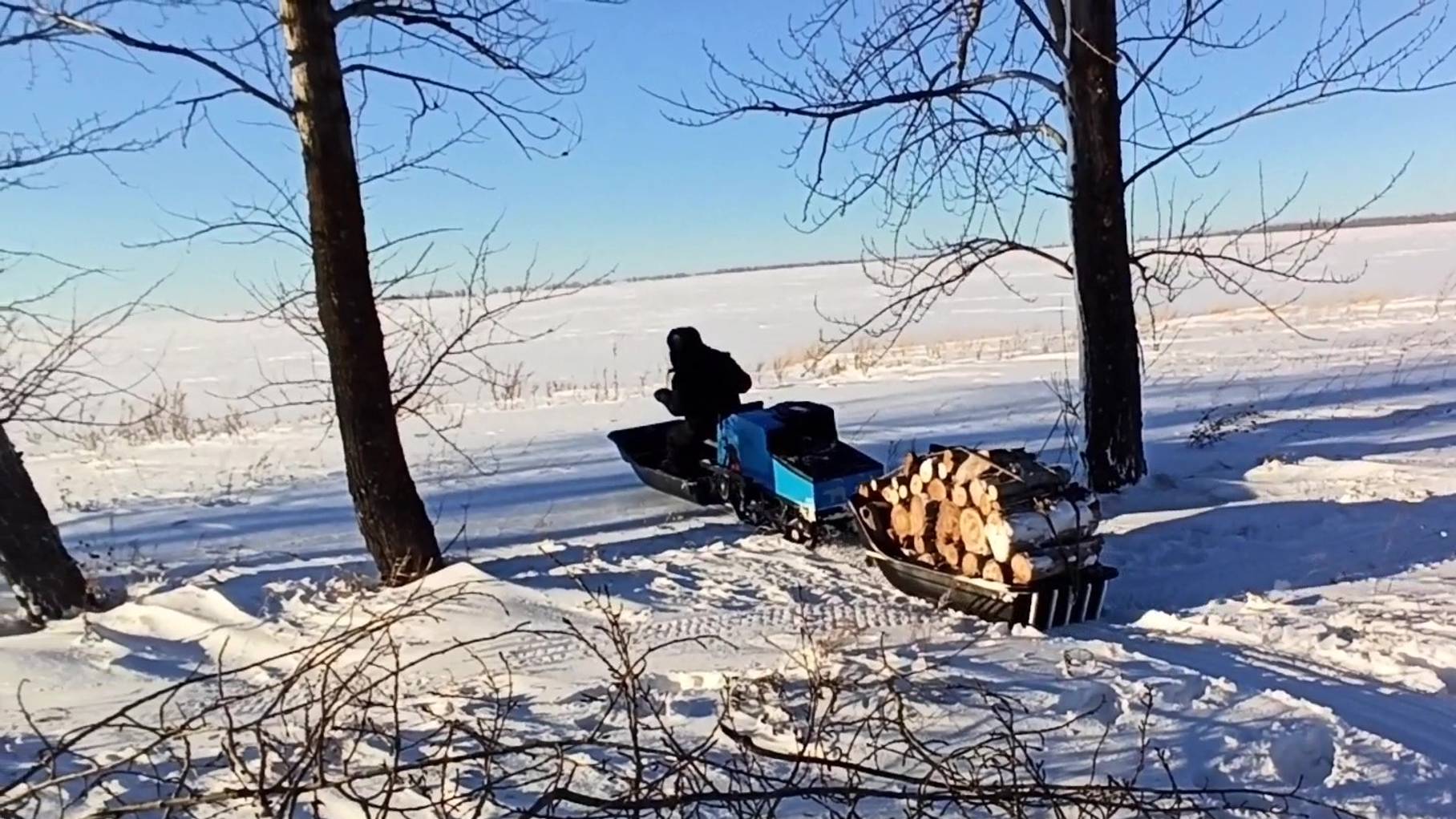 "Паровозиком" за дровами на мото-толкаче в солнечный день