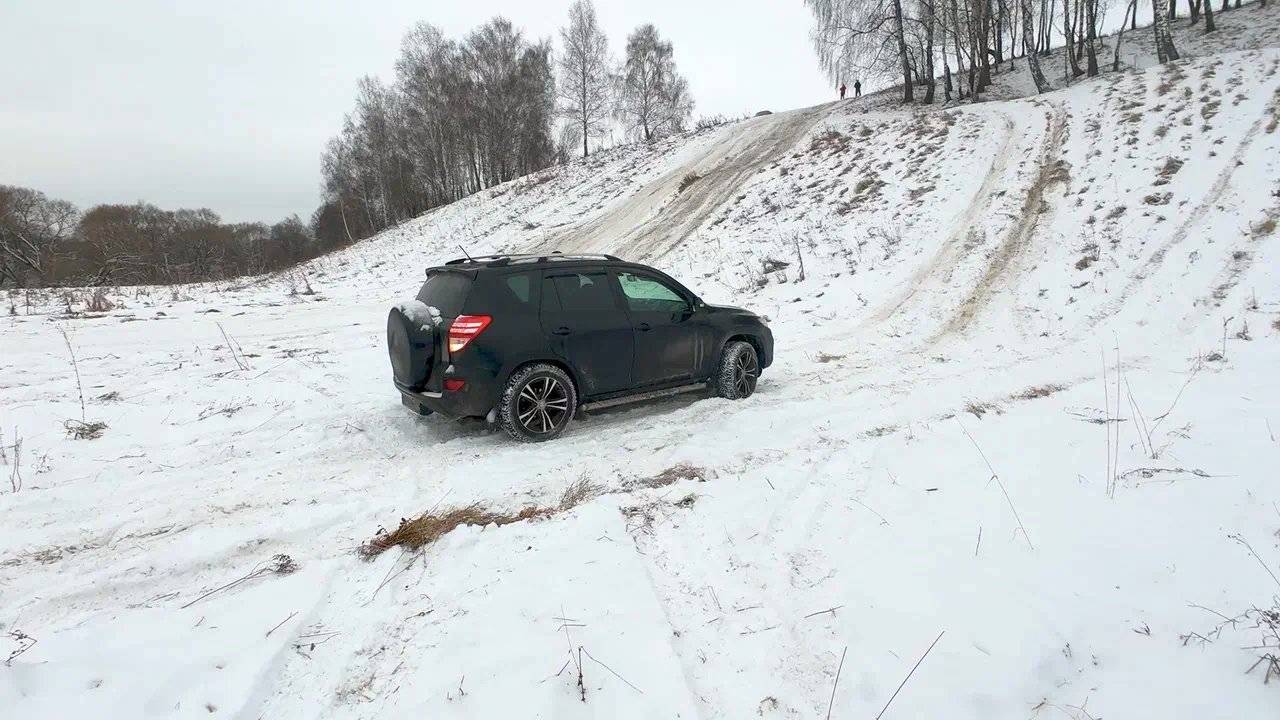 TOYOTA RAV 4 против ВНЕДОРОЖНИКОВ на ледяной горке!Jeep Rubicon, Suzuki Jimny, SsangYong Kyron и др