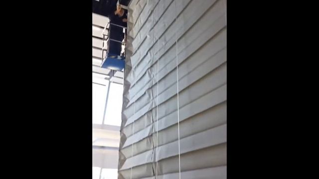 Огнедымозащитная штора "Гармошка" замкнутая для отсечения пожара на эскалаторе от производителя МВА.