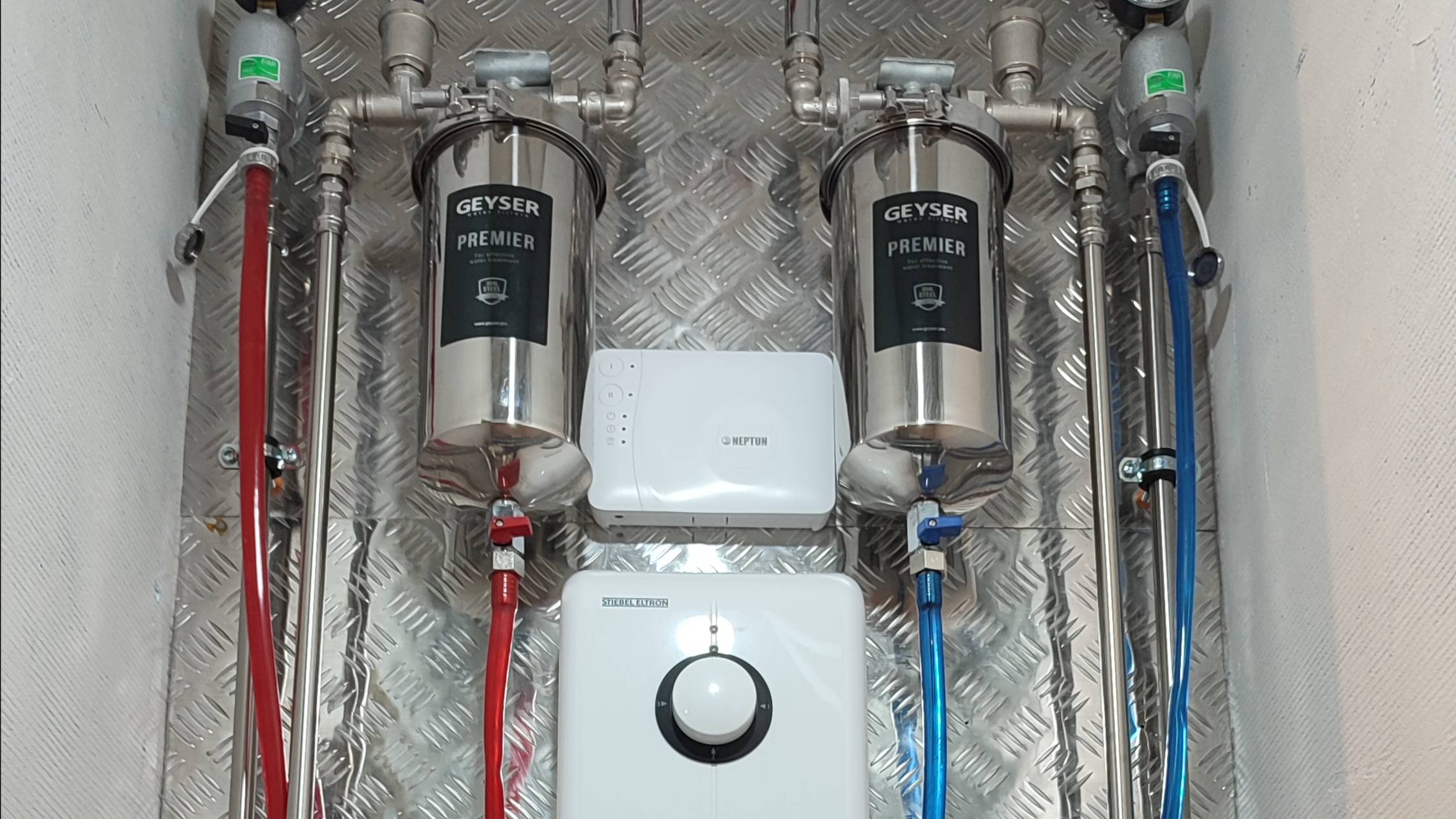 ЖК Holland park, переделка водоснабжения, отопления, ошибки бригады универсалов в новой квартире!