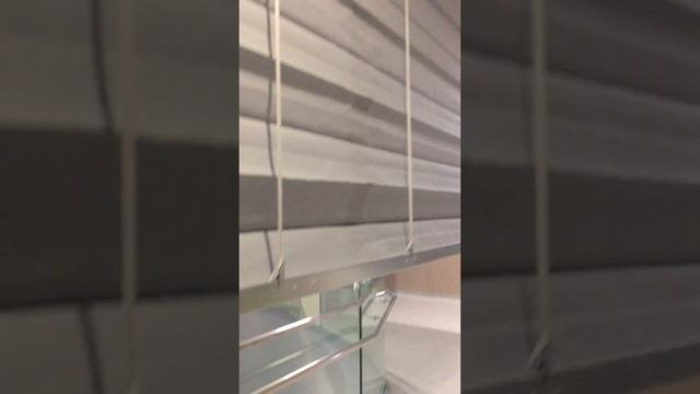 Противопожарная штора Гармошка, отсечение эскалатора в офисном центре