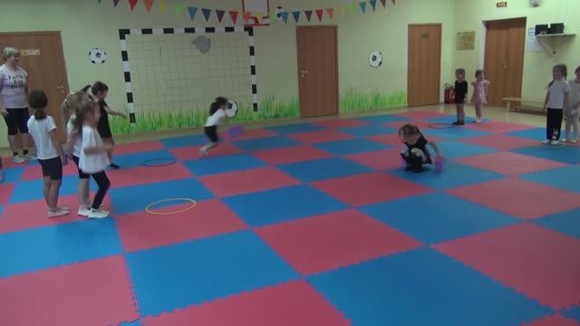 Играем. Кто быстрее. Гориллы с блоками