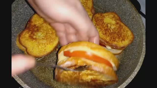 Пицца-бутерброды за 10 минут. Сочная начинка на хрустящем батоне.Горячие бутерброды на сковороде!