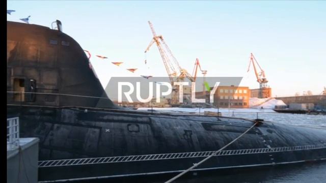 RT  подъем флага на АПЛ Архангельск выступающие