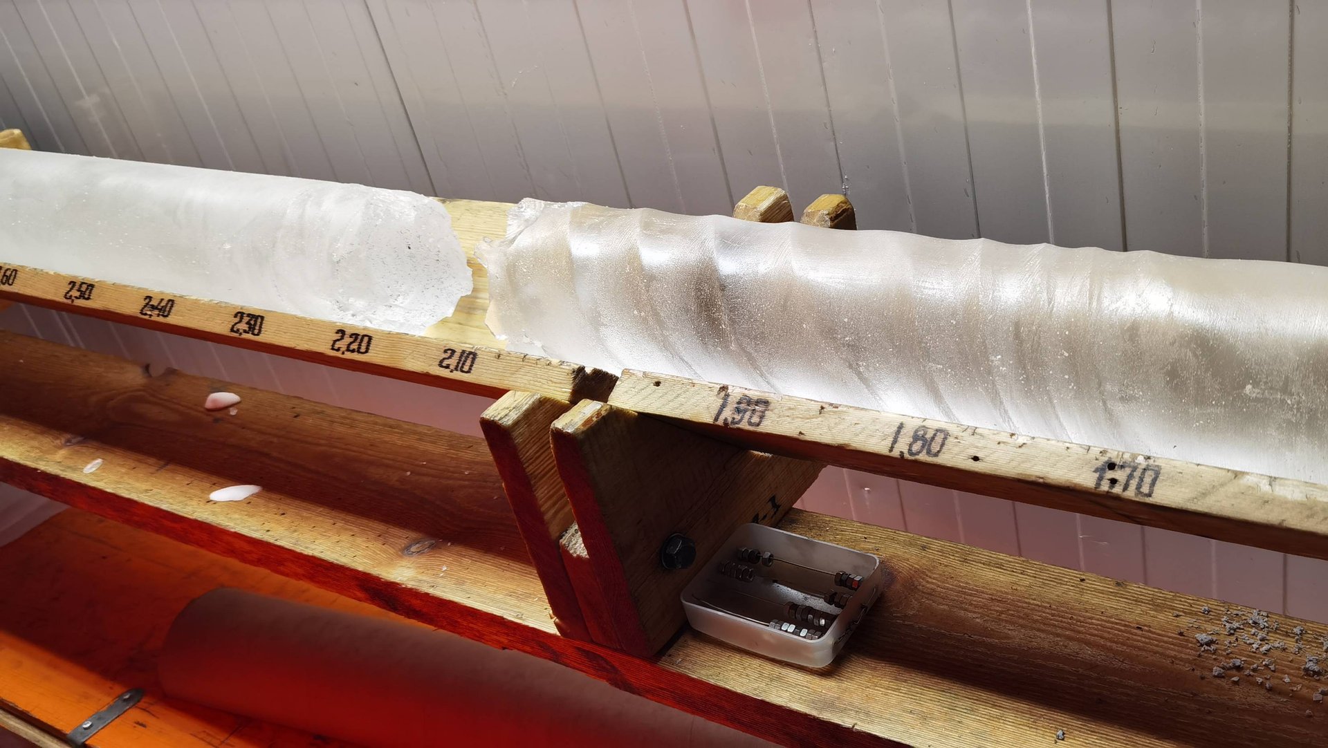 Как добывают древний лед на станции Восток в Антрактиде. drill Station mining kern #Antarctic