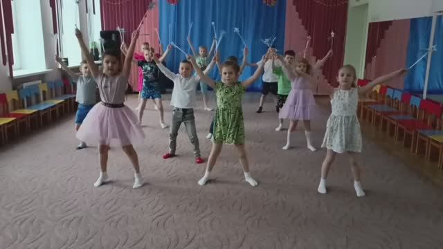 Детский танец "Зажигаем звёзды"