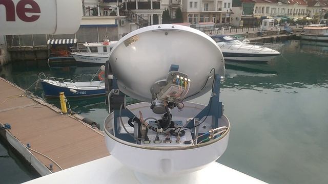 Принцип работы спутниковой антенны на яхте (движущимся объекте)