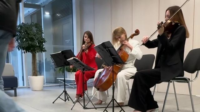 "Сюита для виолончели" И.Бах - струнное трио СимфоДевы