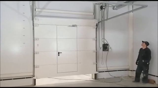 Ворота EI60 секционные противопожарные от производственной компании МВА на фабрике обоев