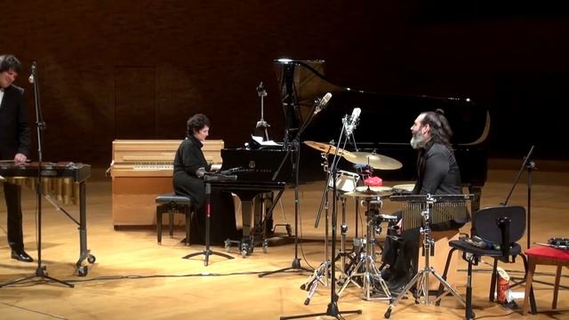 CARMEN LA CUBANA with crazy fast XYLOPHONE. (2016)