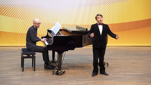 М. Малавази "Romanza", М.П. Мусоргский "Жук" из вокального цикла "Детская"