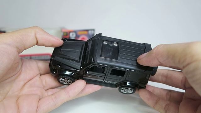 Инерционная машина "Черный внедорожник" серия Парк техники, бренд Bondibon