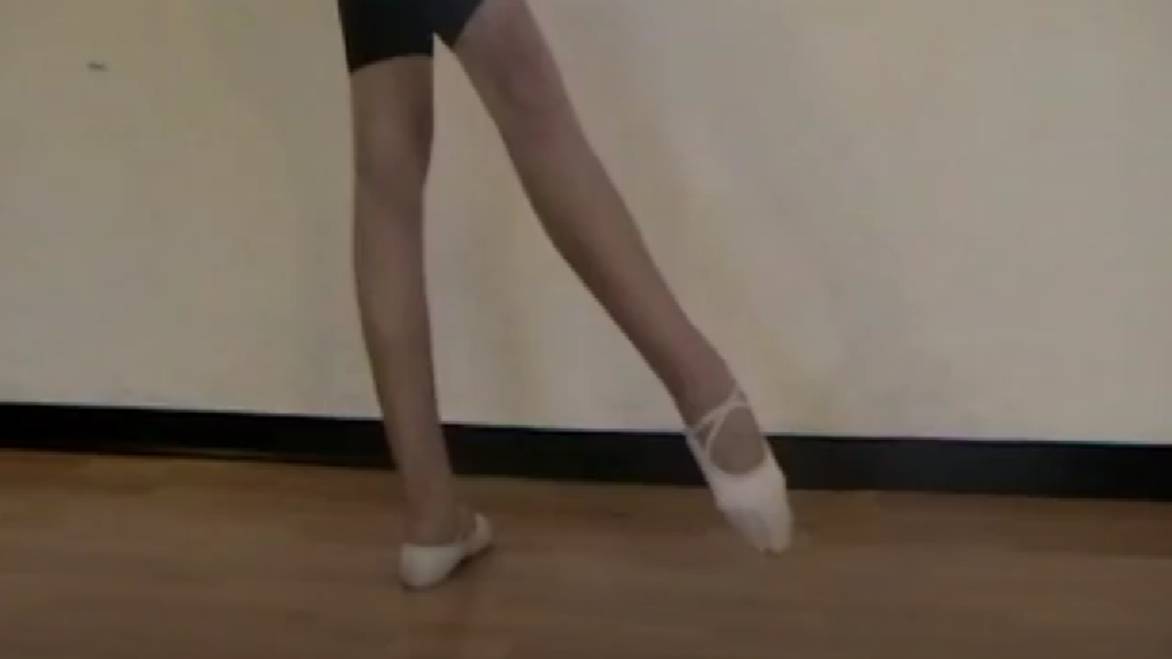 16. Battement tendu jeté. Классический танец.