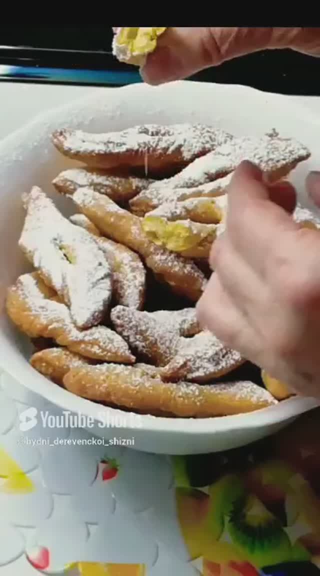 Хворост на кефире к чаю на скорую руку.