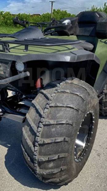 Покатушки на мощных и огромных квадроциклах  , грязь , болото , лес .